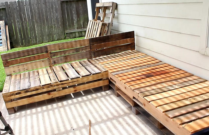 Pallet Furniture DIY - Patio Sectional - Page 5 of 7 - Angela East
